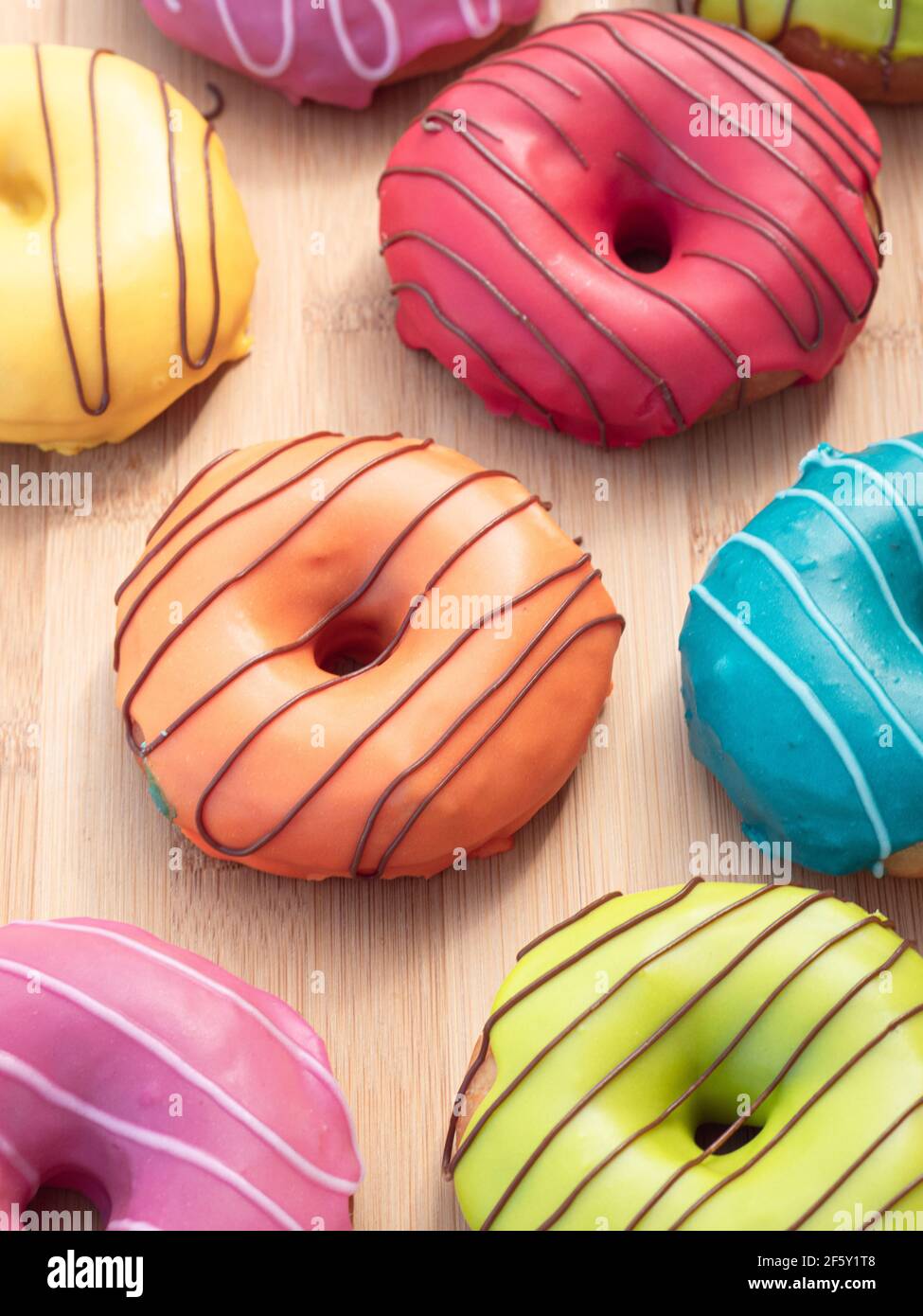 Sweet chocolate donuts pattern hi-res stock photography and images - Alamy