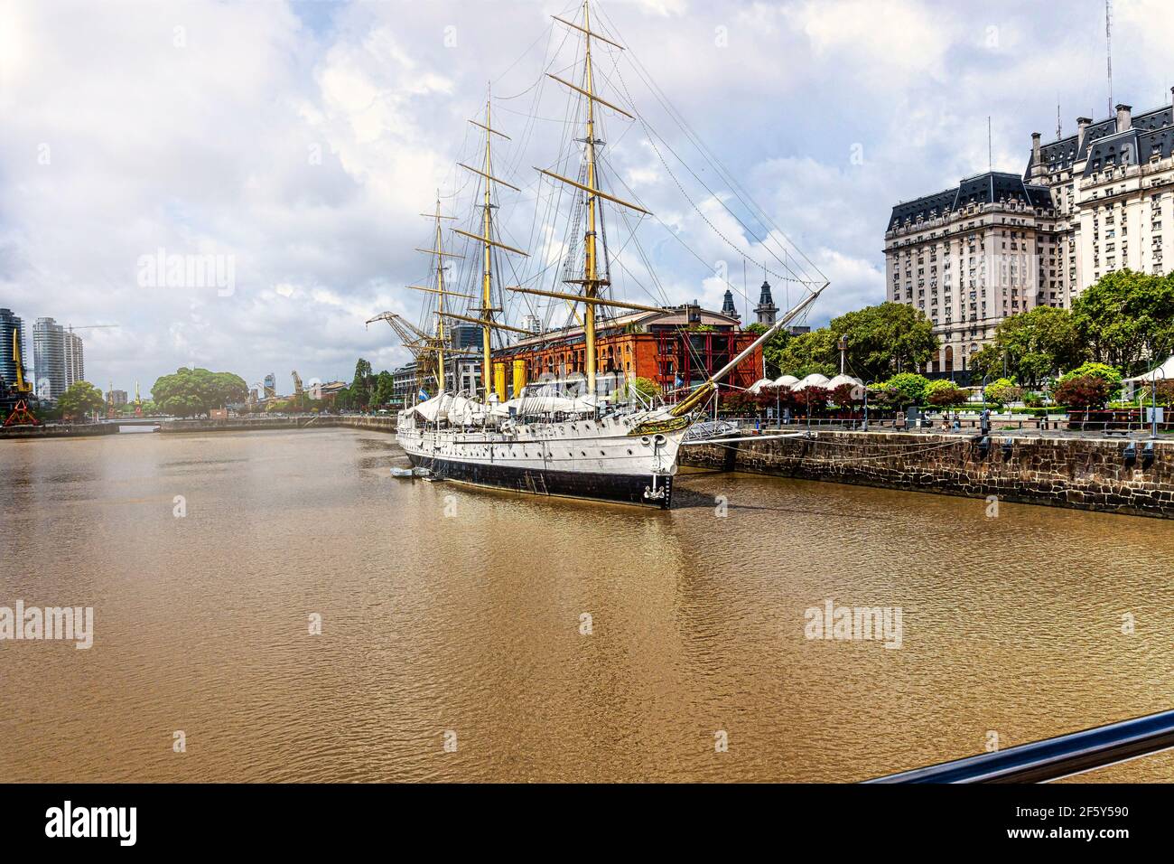 Shore port hi-res stock photography and images - Alamy