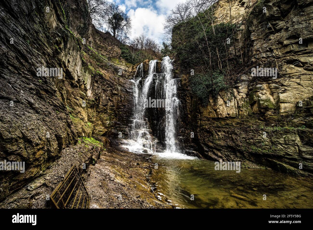 Famous waterfall in Fig ravine in Tbilisi's Old town Stock Photo - Alamy