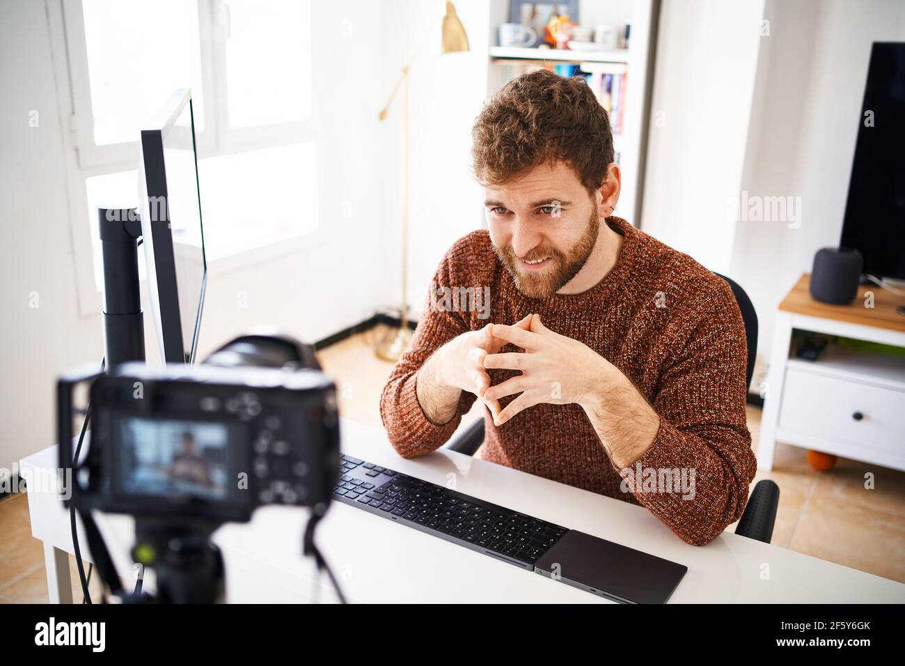Live streaming setup hi-res stock photography and images - Alamy