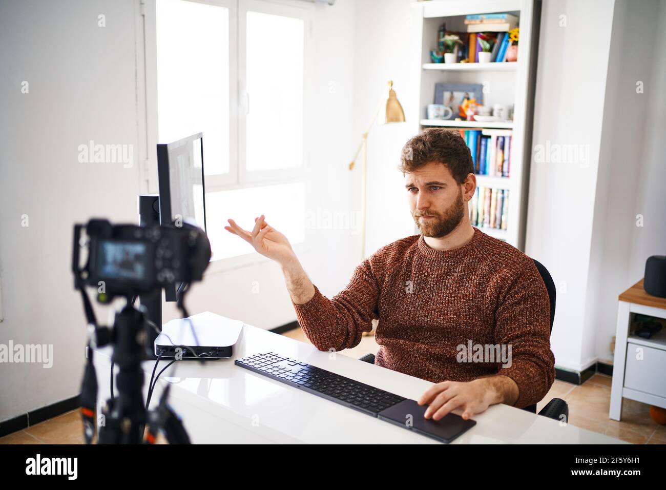 Streaming setup hi-res stock photography and images - Alamy