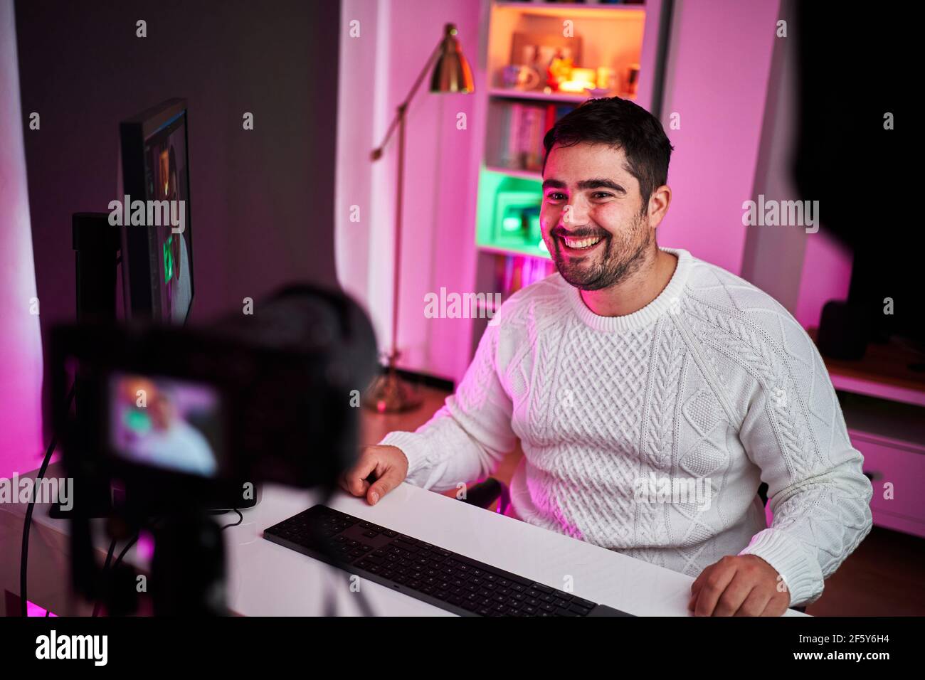 Weighted network hi-res stock photography and images - Alamy