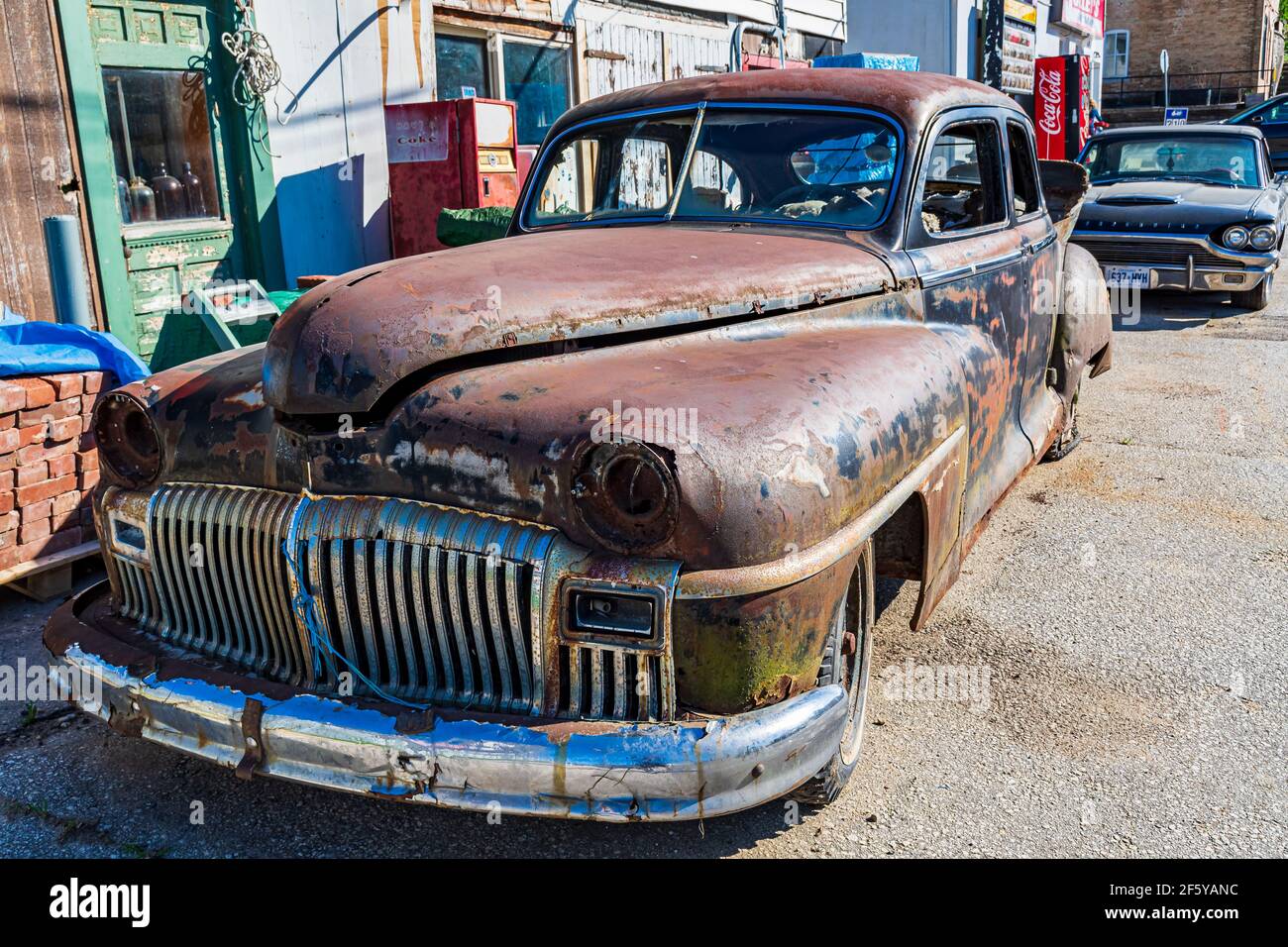 Rusty Old Bucket Vintage Auto Stock Photo - Alamy