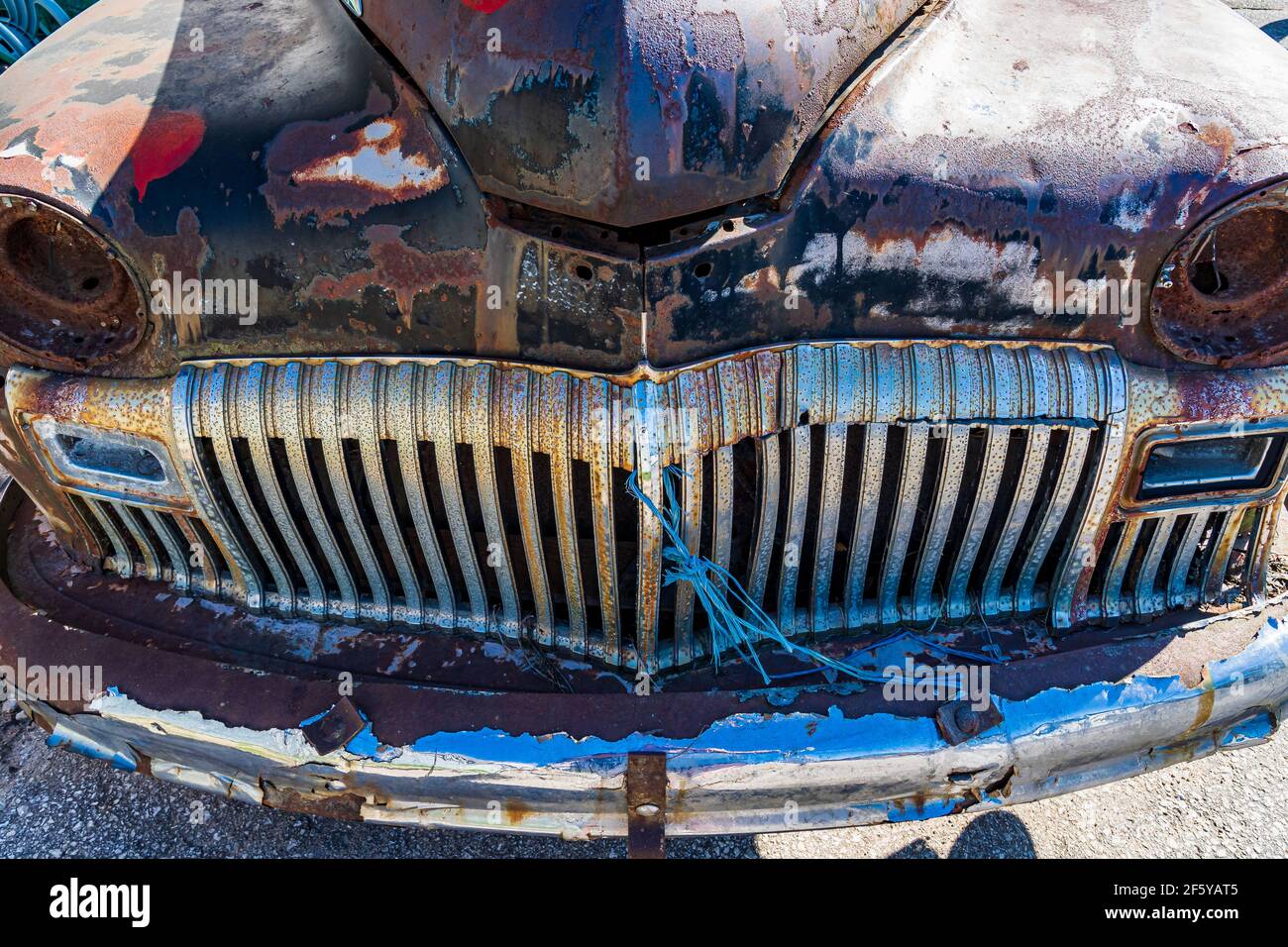 Rusty Old Bucket Vintage Auto Stock Photo - Alamy