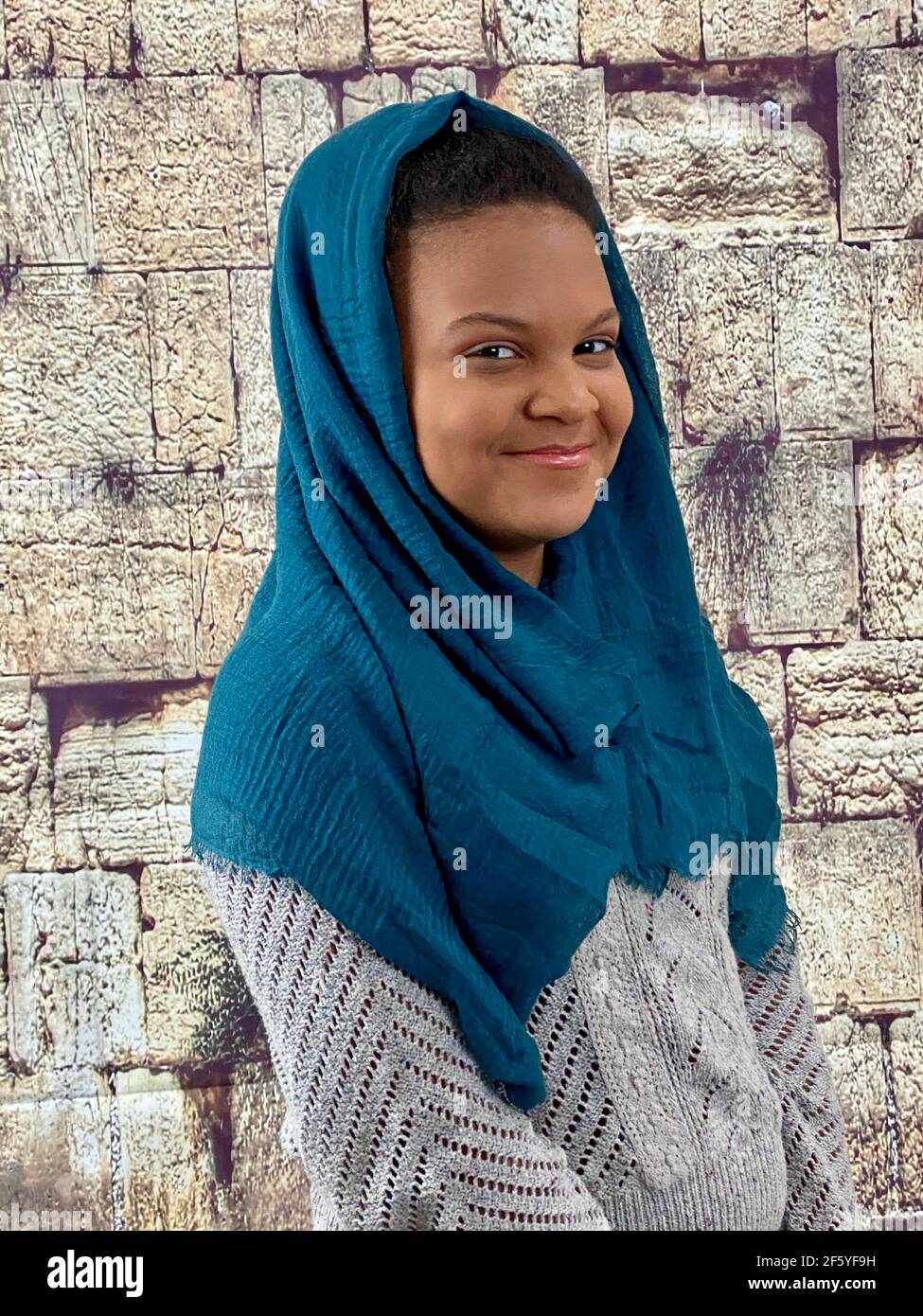 Jewish girls prayer hi-res stock photography and images - Alamy