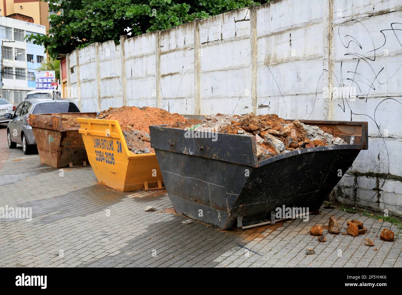 salvador, bahia, brazil - january 15, 2021: rubble collection box is ...