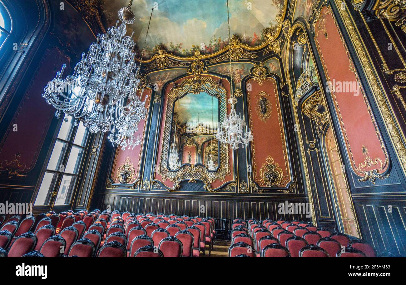 The castle palace hall hi-res stock photography and images - Alamy