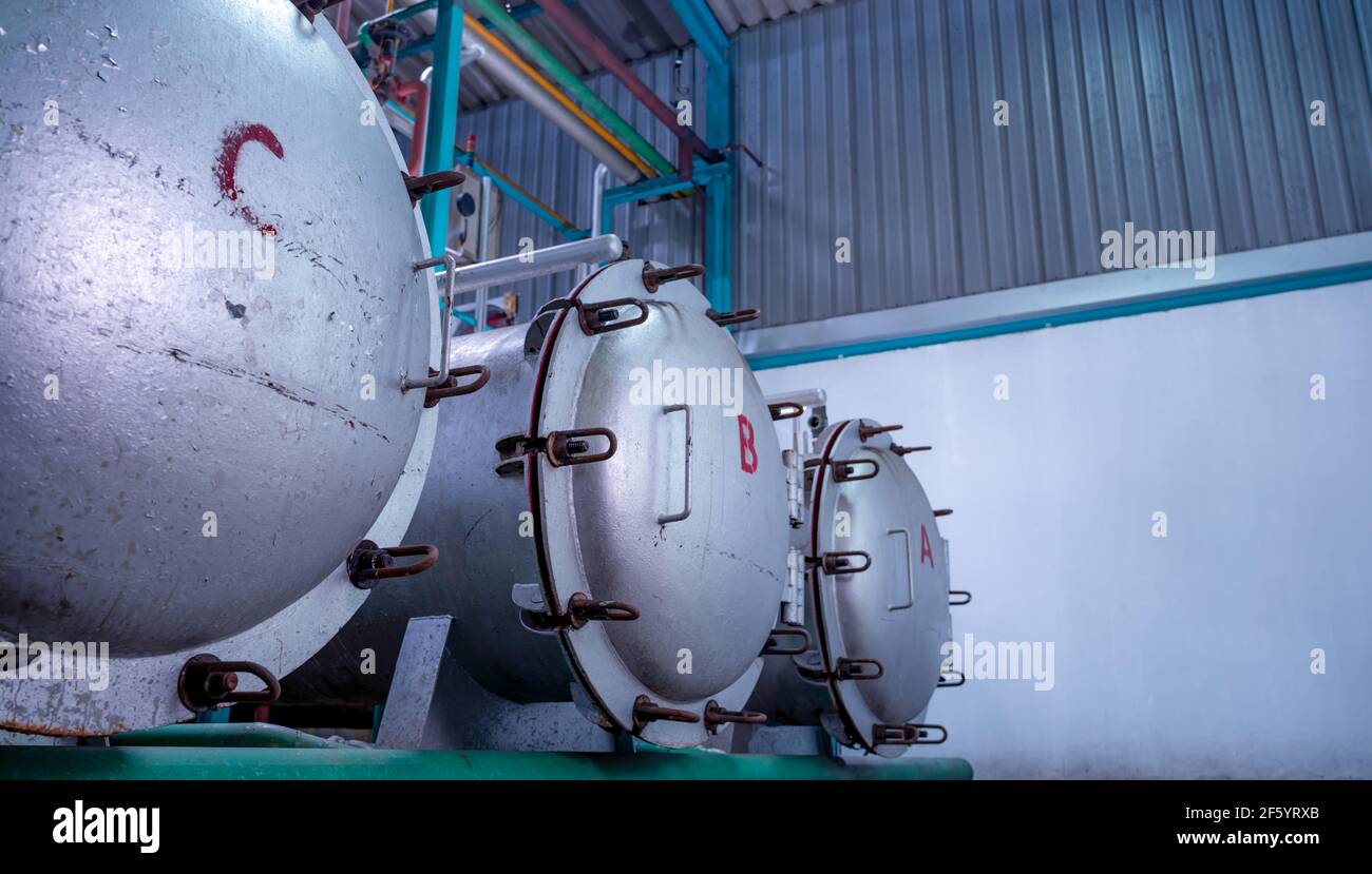 High pressure processing or high hydrostatic pressure machine for food ...