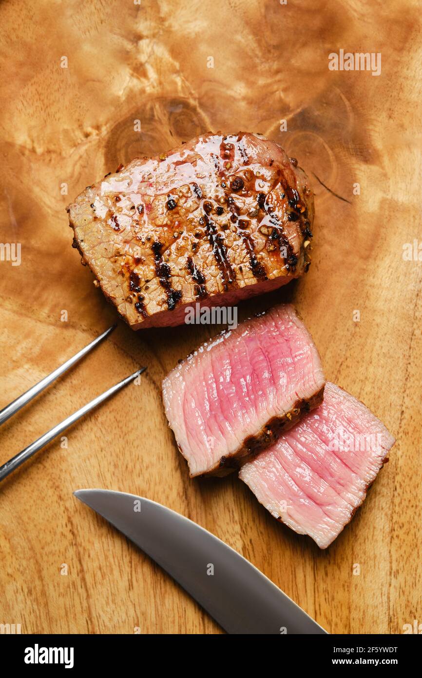 Medium rare steak hi-res stock photography and images - Alamy