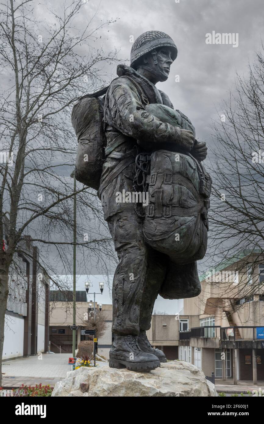 Statue 'The Airborne Soldier' unveiled in Princes Gardens, Aldershot ...