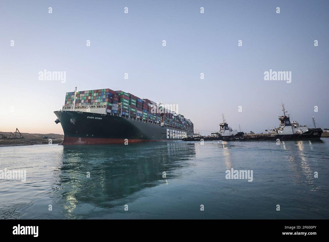 Ever given suez canal freed hi-res stock photography and images - Alamy