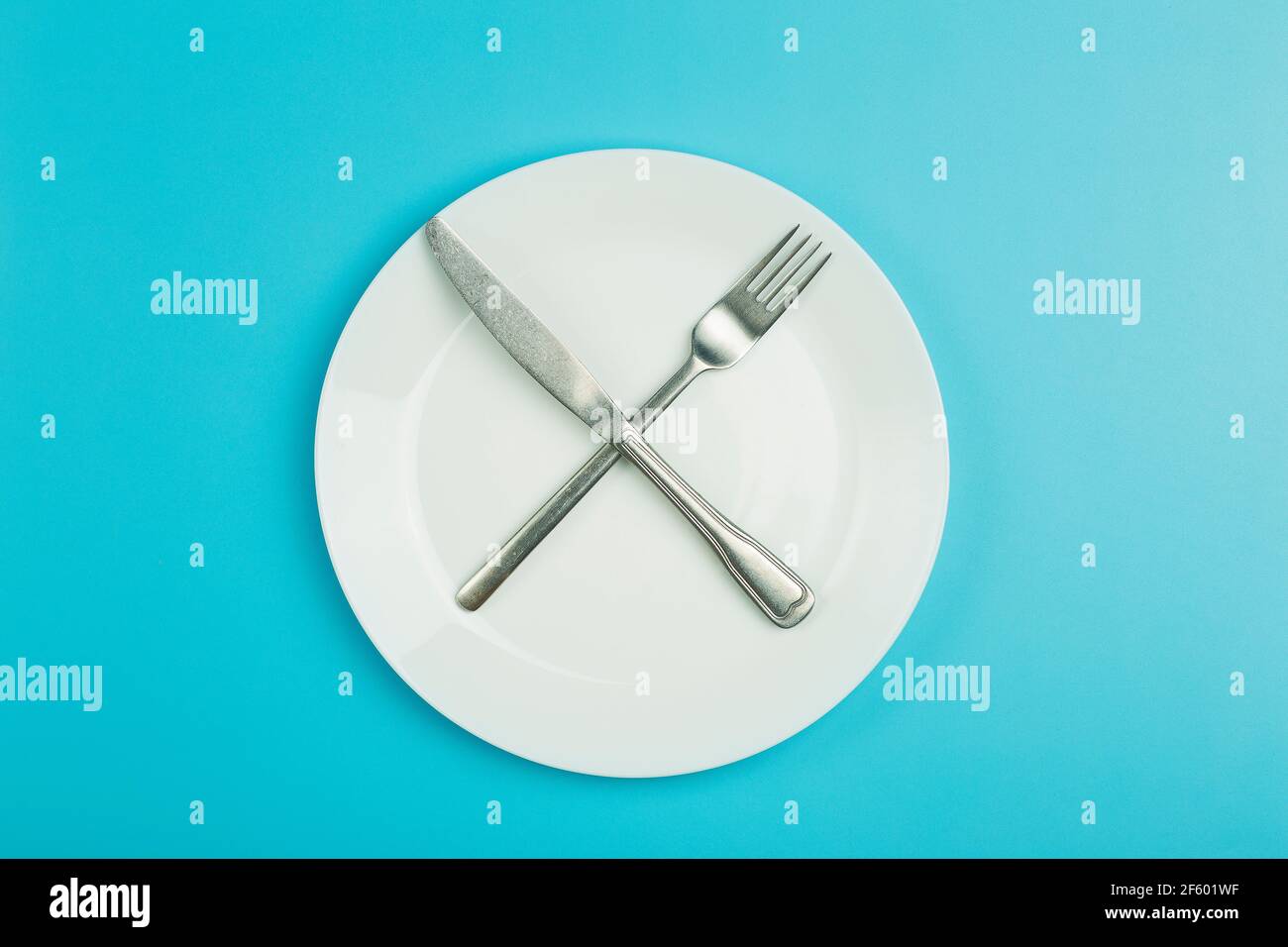 Empty plate with crumbs hi-res stock photography and images - Alamy