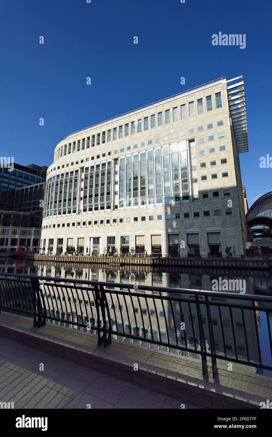 The South Colonnade, Mackenzie Walk, Docklands, Canary Wharf, East ...