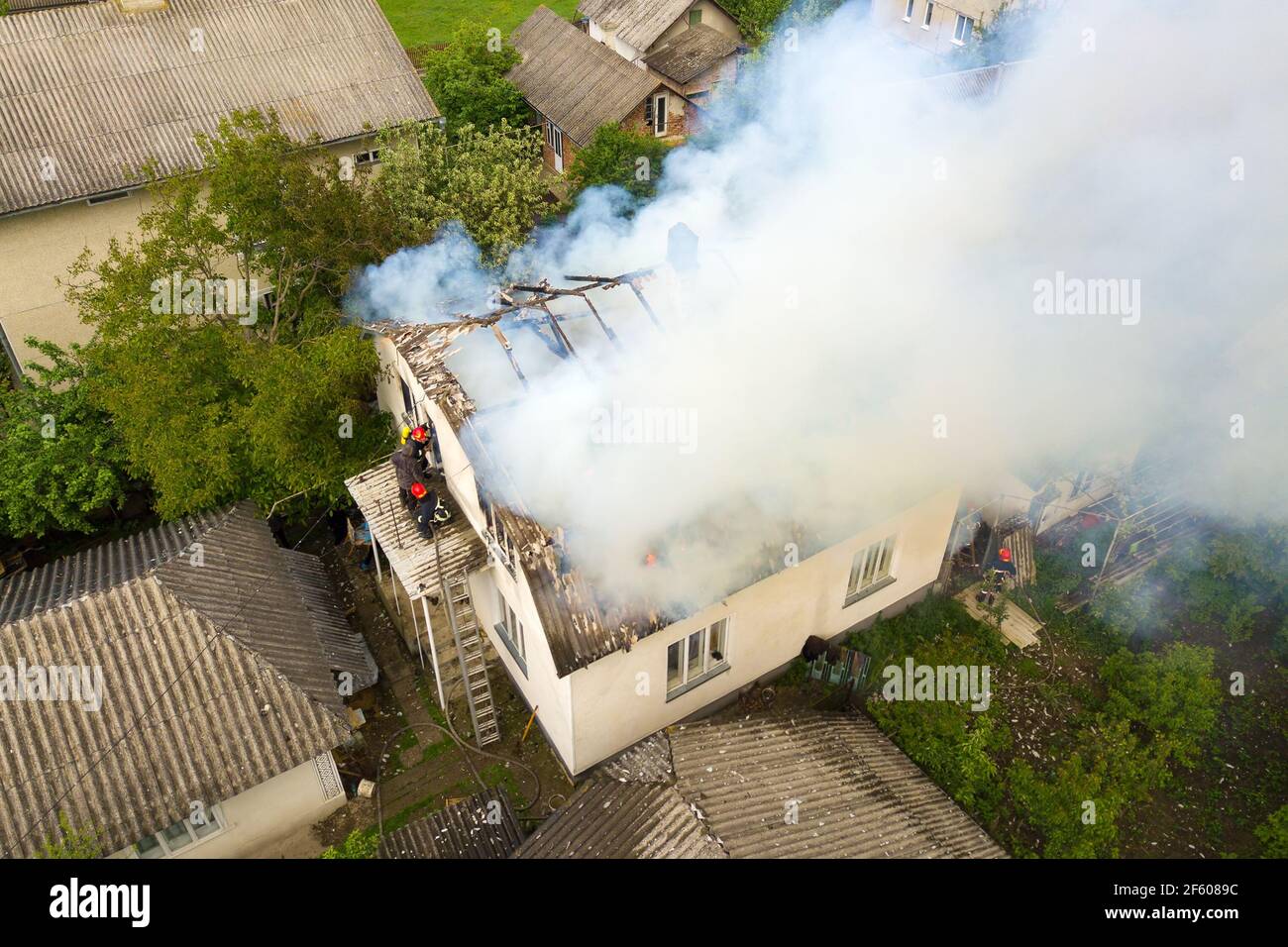 Aerial view thick white smoke hi-res stock photography and images - Alamy