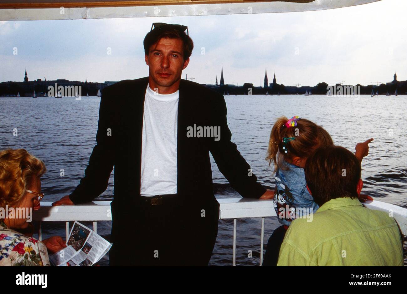 Michael Lesch, deutscher Schauspieler, bei einem Spaziergang durch ...