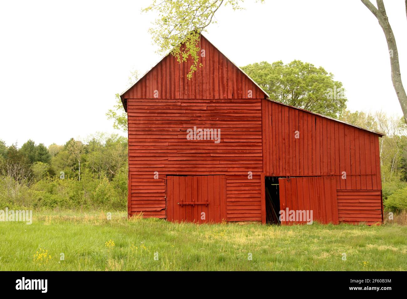Simple red barn in Virginia's countryside, USA Stock Photo - Alamy