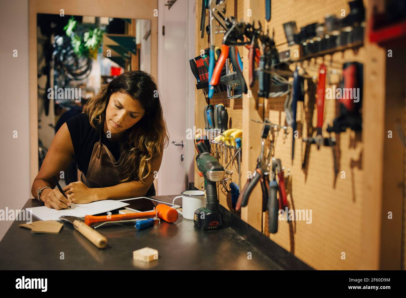 Mechanic tool repair on hi-res stock photography and images - Alamy