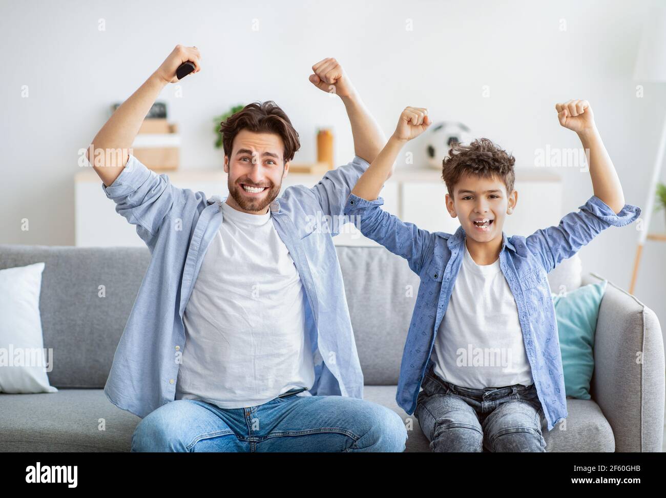Family supporting child sports hi-res stock photography and images - Alamy