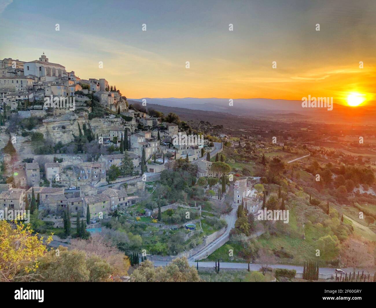 French hilltop village Gordes Stock Photo - Alamy