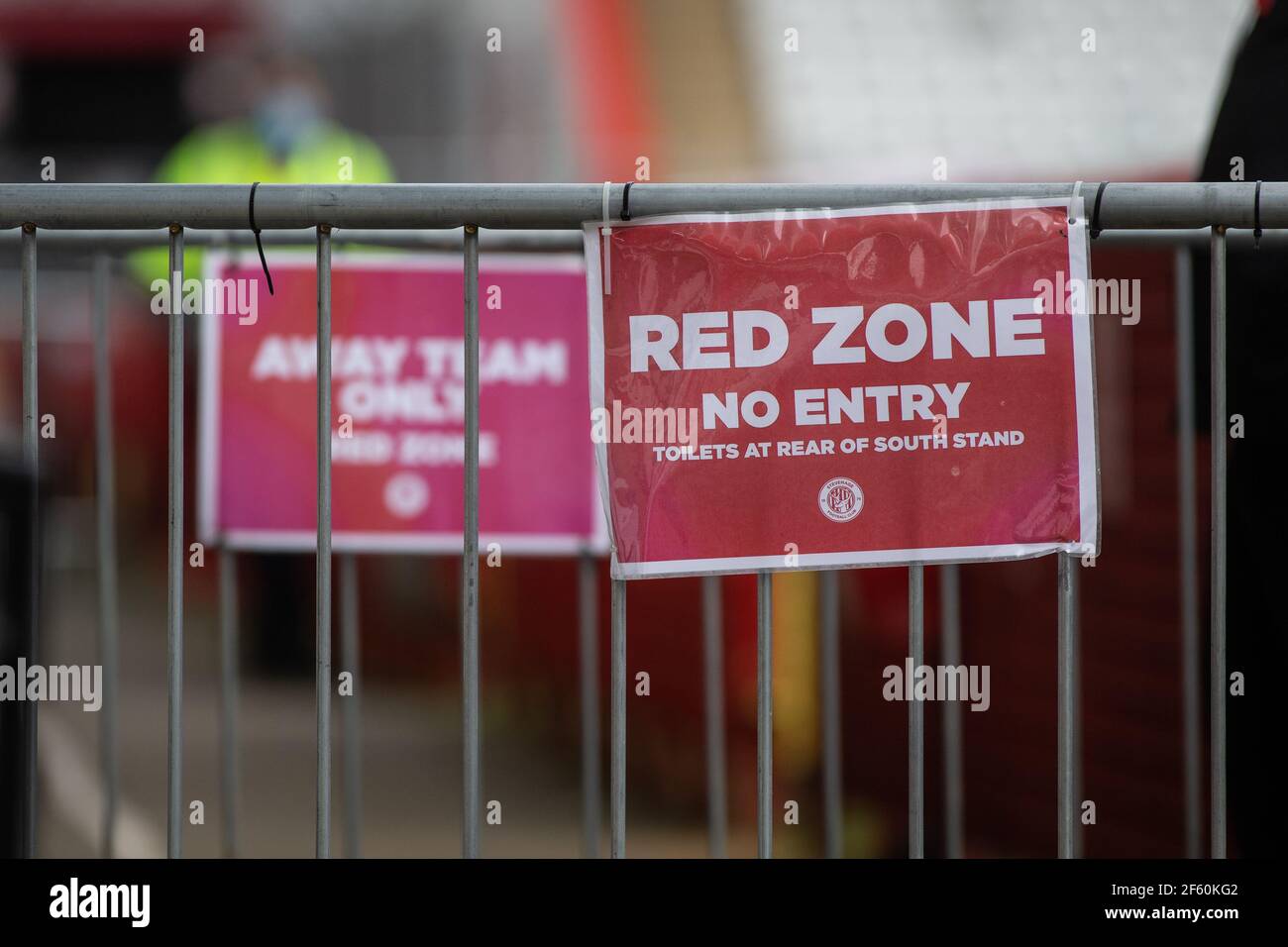 Entry signage sign hi-res stock photography and images - Alamy