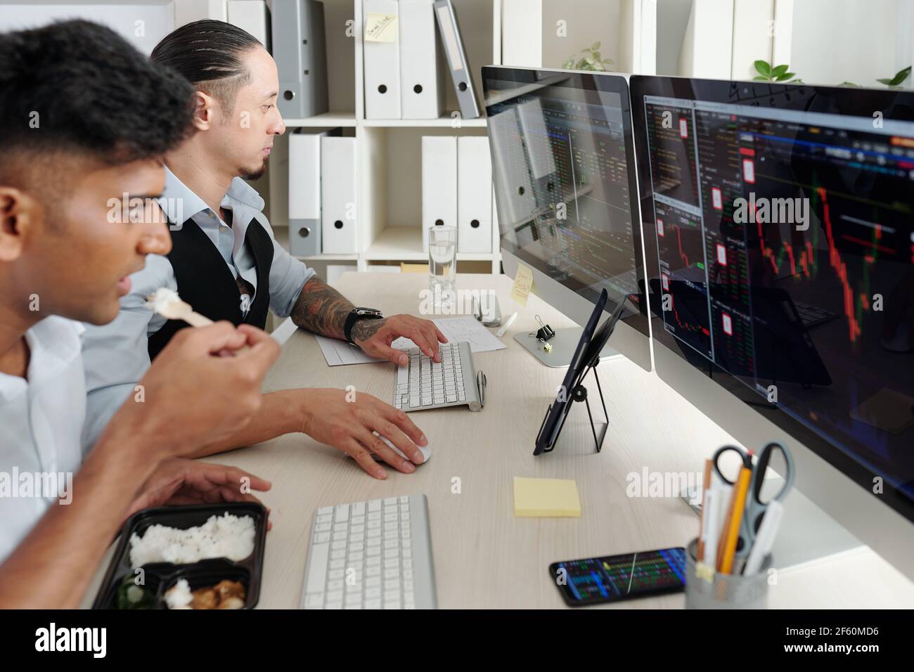 Investing strategy hi-res stock photography and images - Alamy