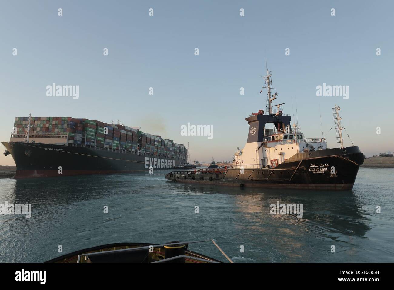 Ever given stuck in suez canal hi-res stock photography and images - Alamy