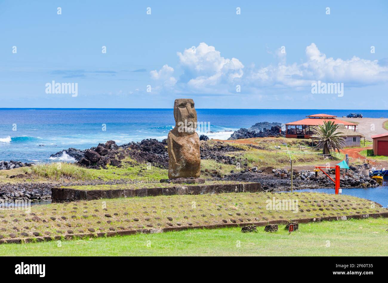 Moai statue sea hi-res stock photography and images - Alamy