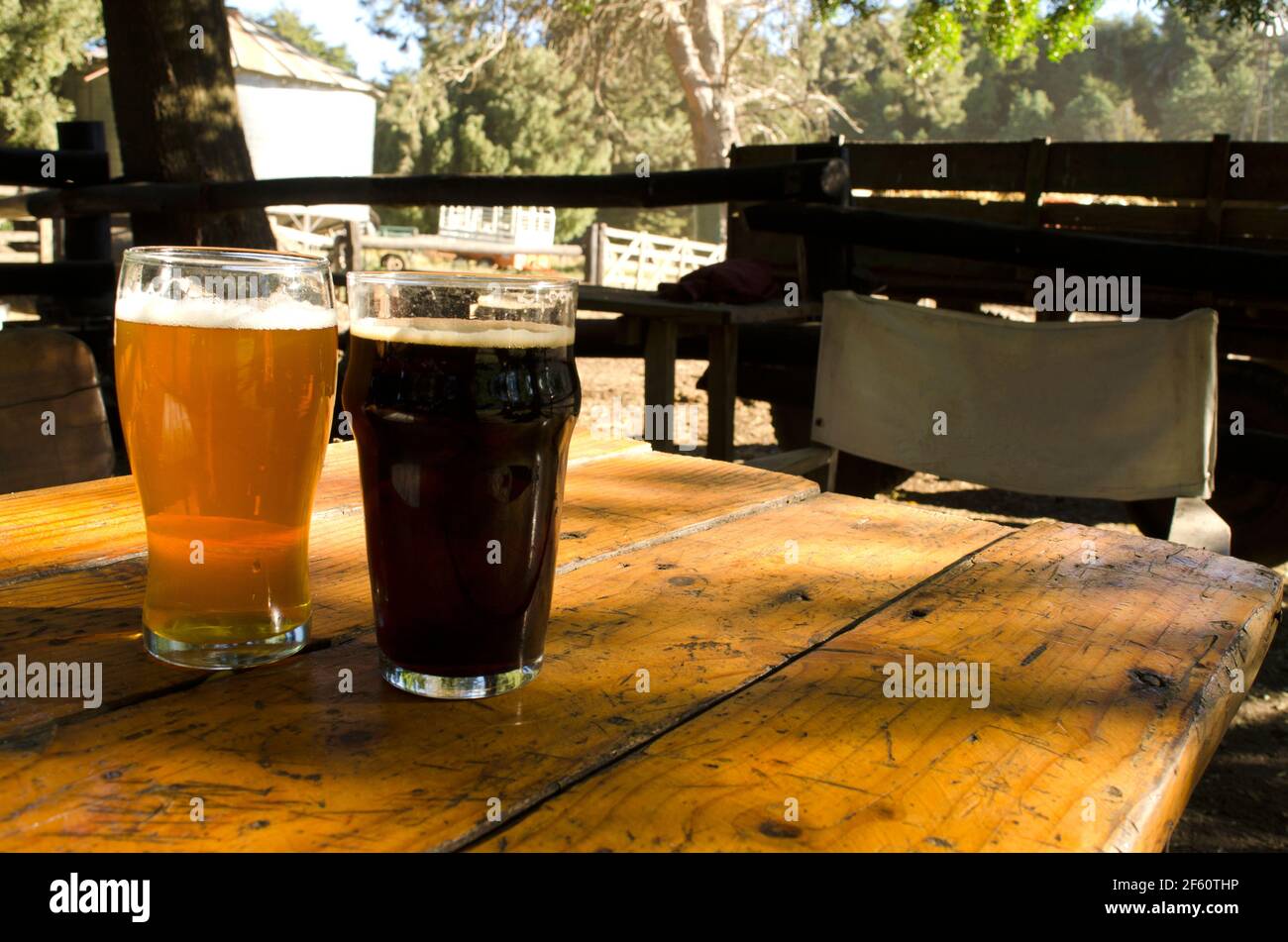 Outdoor beer garden hi-res stock photography and images - Alamy