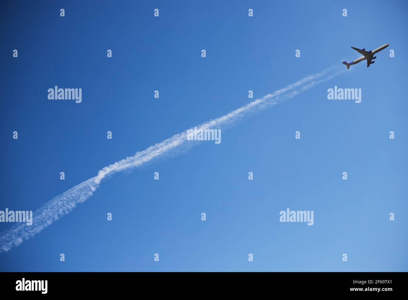 Leaving aeroplane hi-res stock photography and images - Alamy