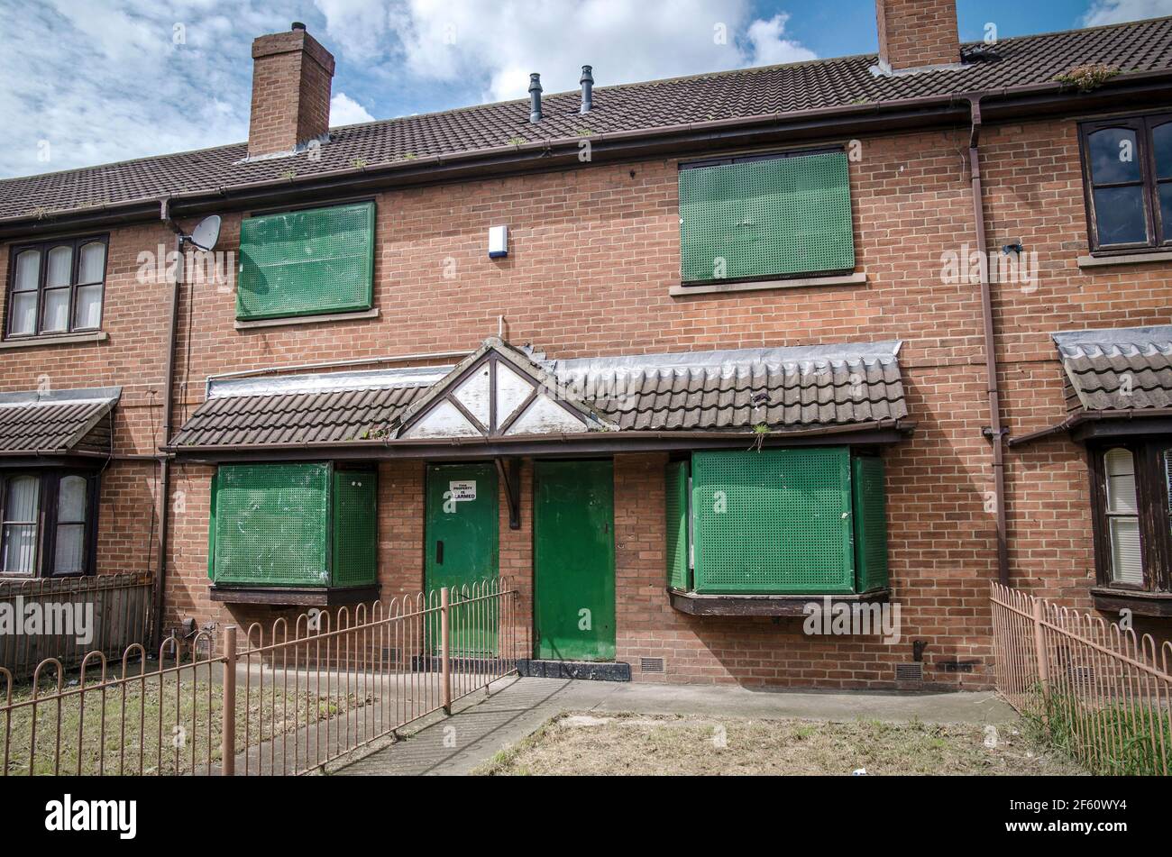 Boarded up houses england hi-res stock photography and images - Alamy