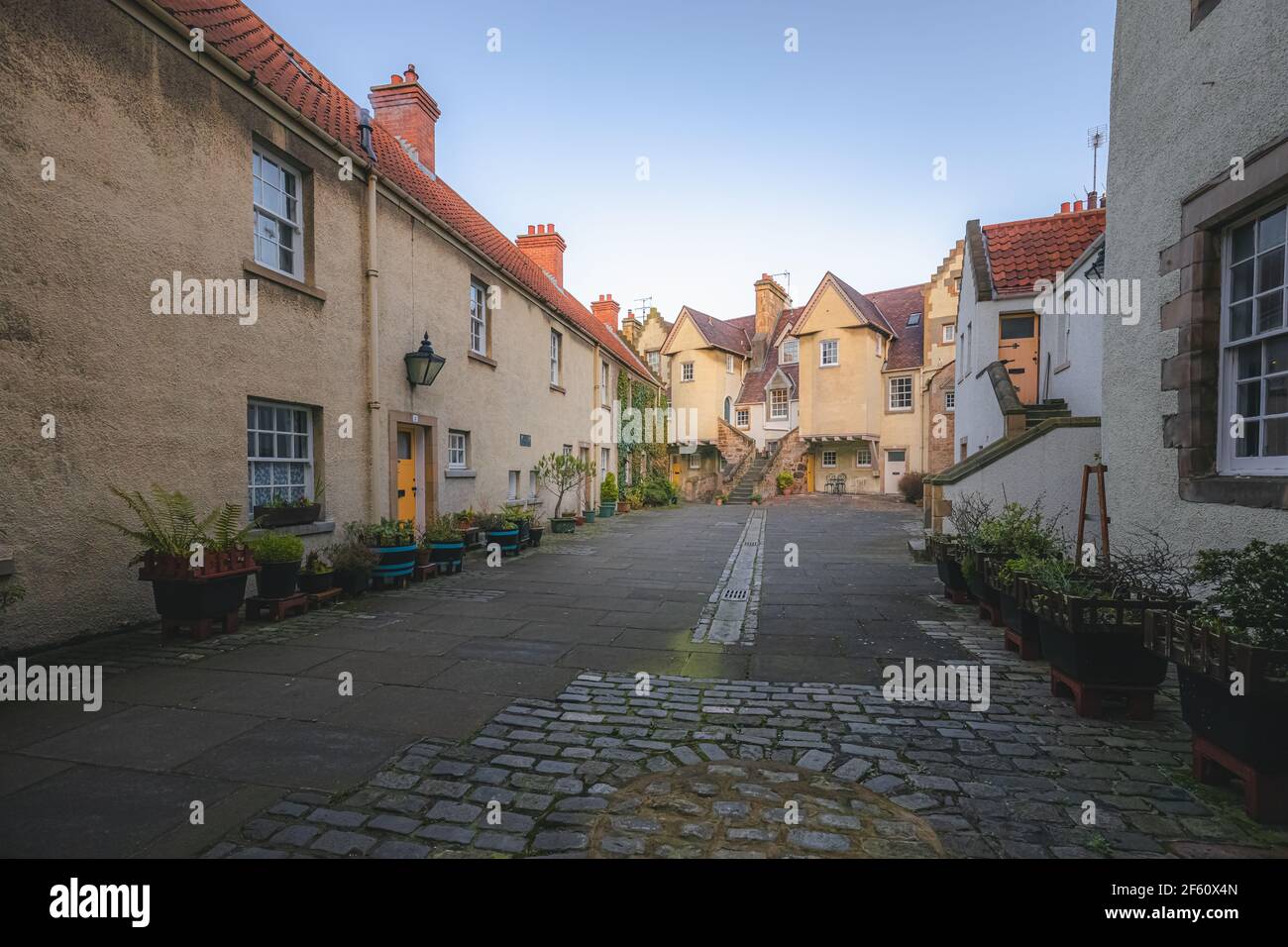 Edinburgh medieval old town hi-res stock photography and images - Alamy