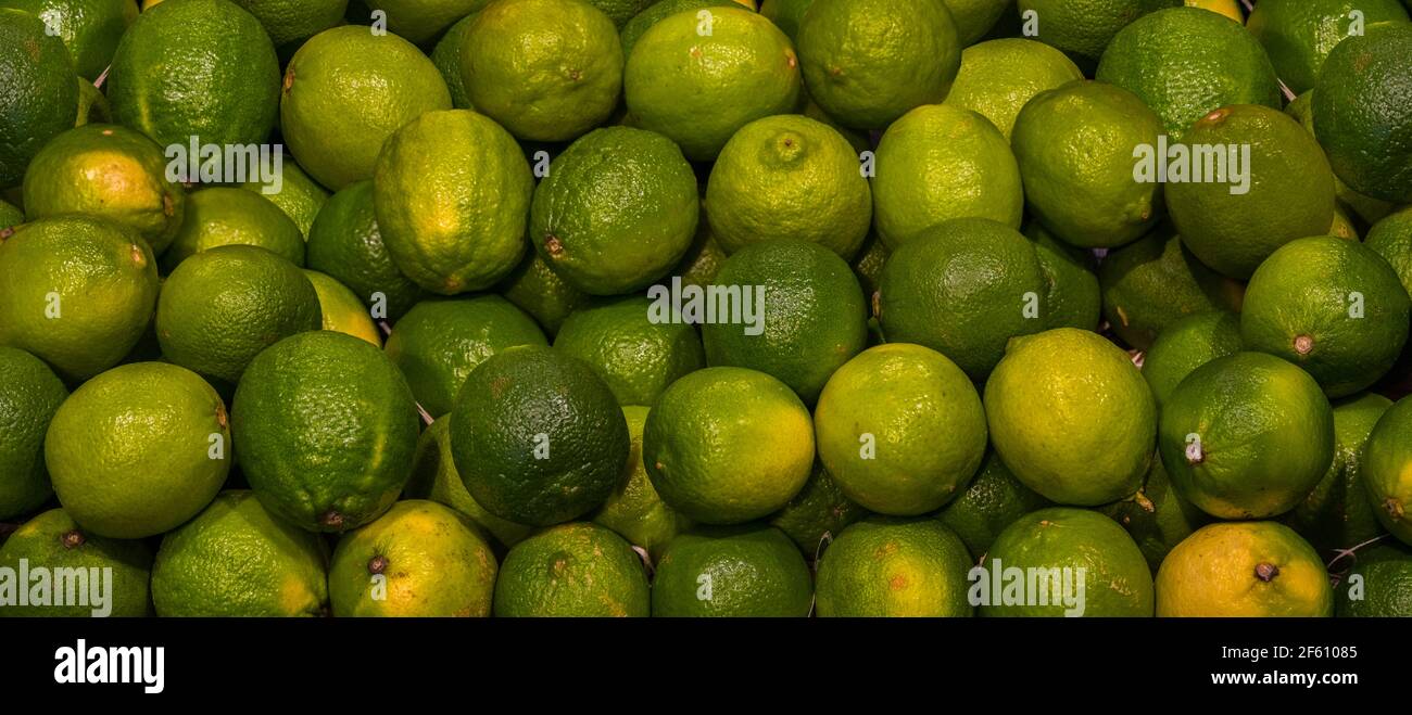 Lots of limes photographed from above Stock Photo - Alamy