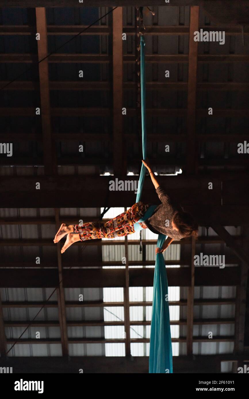 Aerial silks hi-res stock photography and images - Alamy