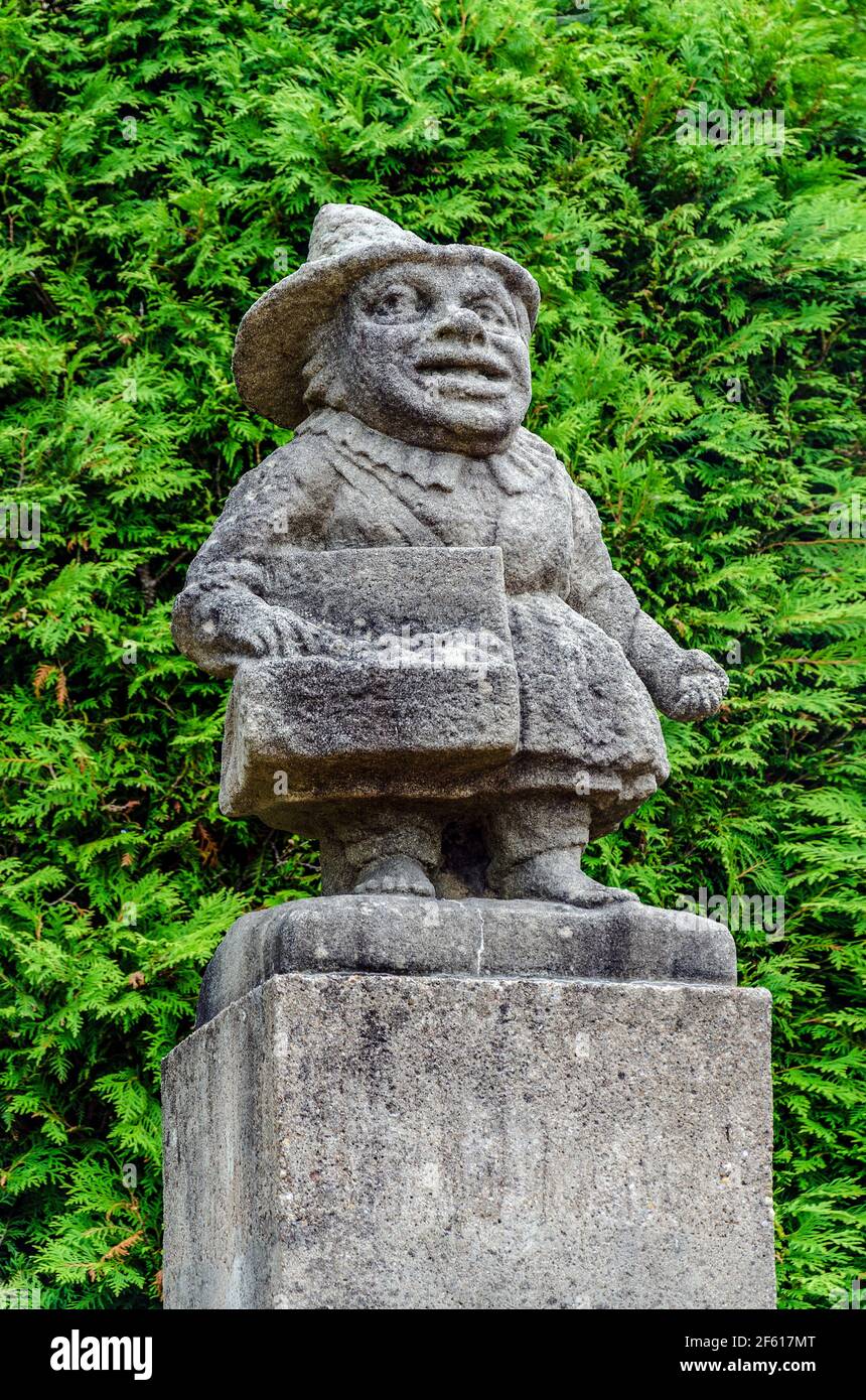 Dwarf female midget hi-res stock photography and images - Alamy