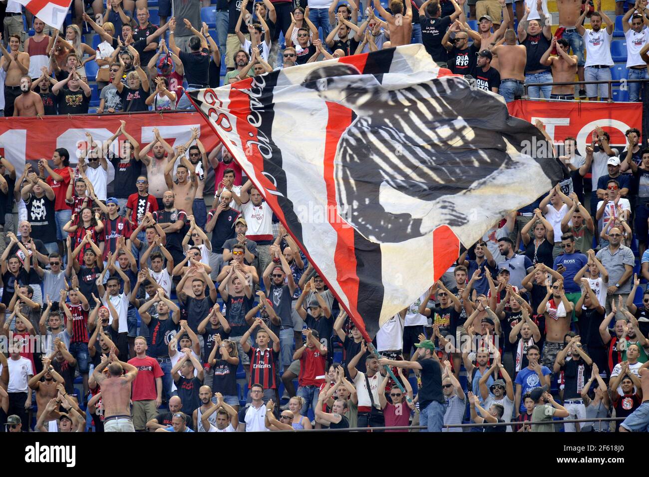 AC Milan football fans at the San Siro stadium, in Milan, Italy Stock ...