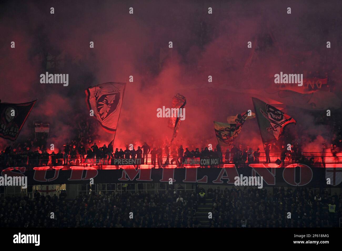 AC Milan football fans at the San Siro stadium, in Milan, Italy Stock ...