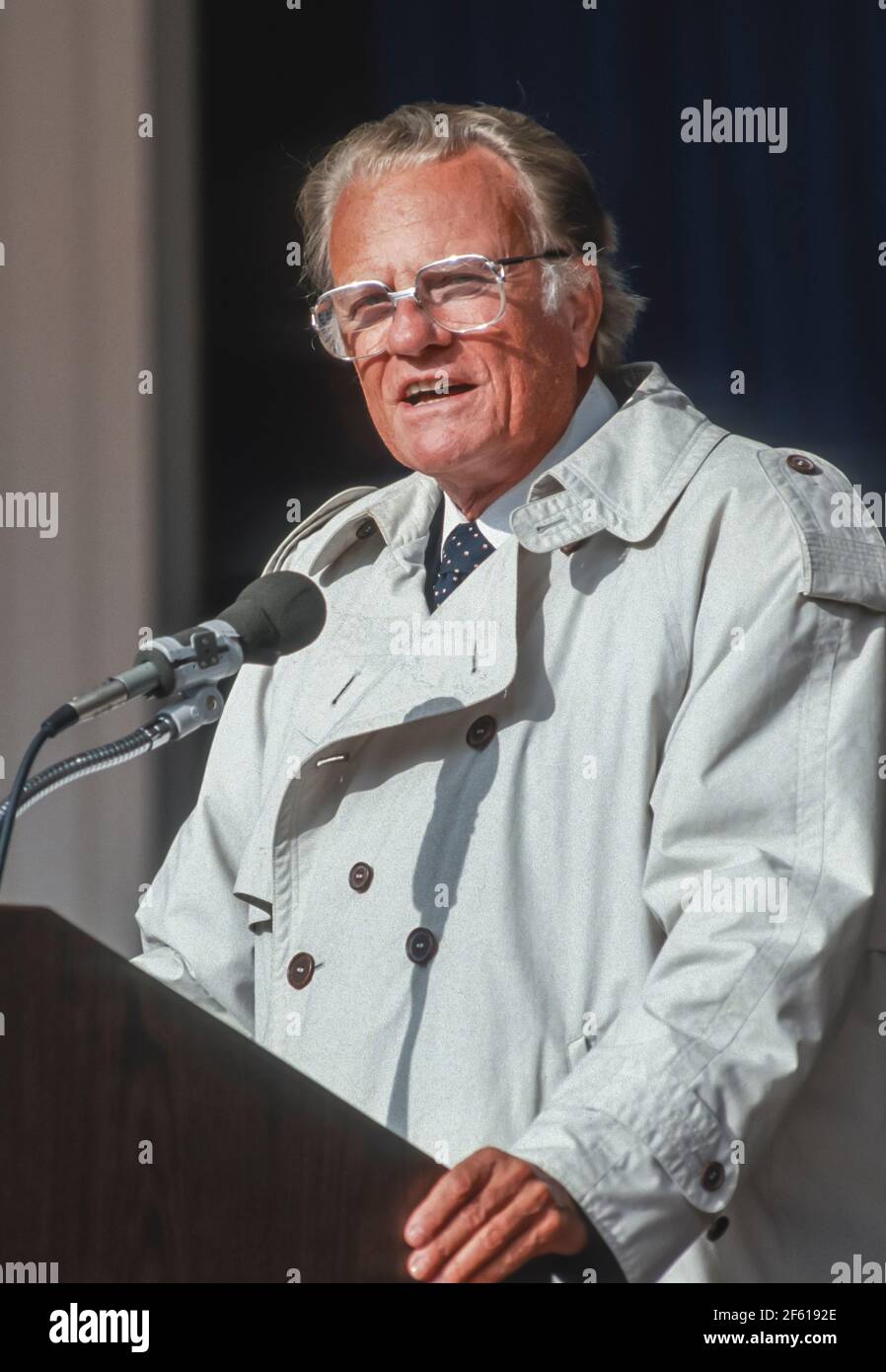ARLINGTON, VIRGINIA, USA, DECEMBER 17, 1991 - The Reverend Billy Graham ...