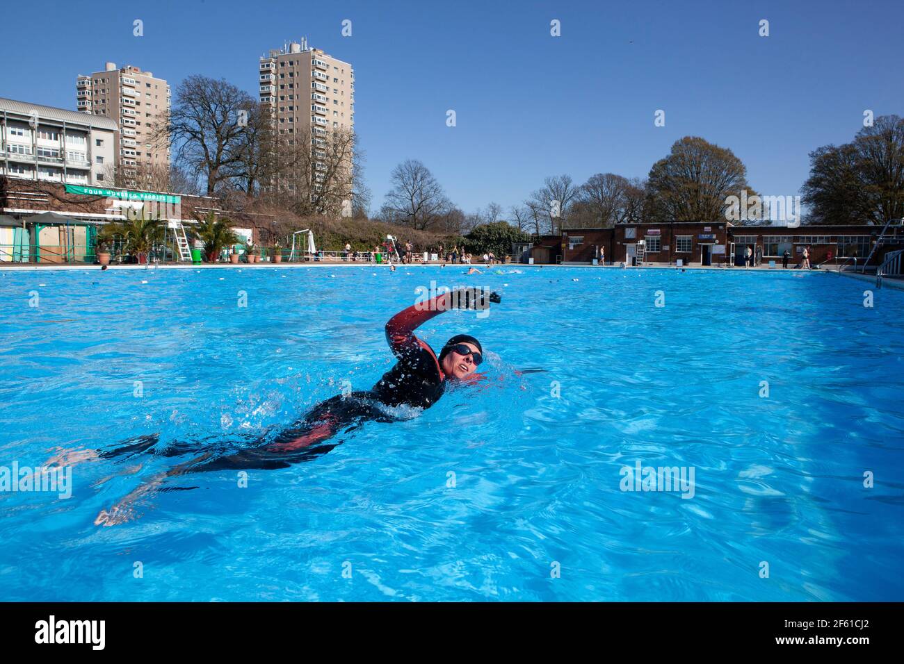 Brockwell lido hi-res stock photography and images - Alamy