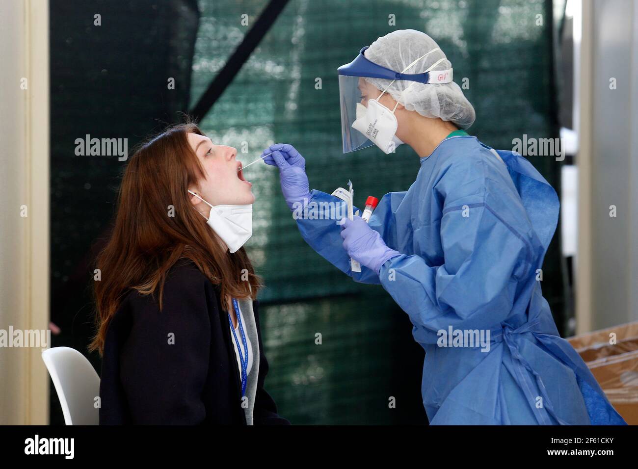 Sterile Hospital Swabs High Resolution Stock Photography and Images - Alamy