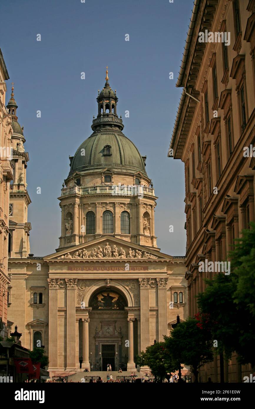 St. Stephen's Basilica. Largest church in Budapest Stock Photo - Alamy