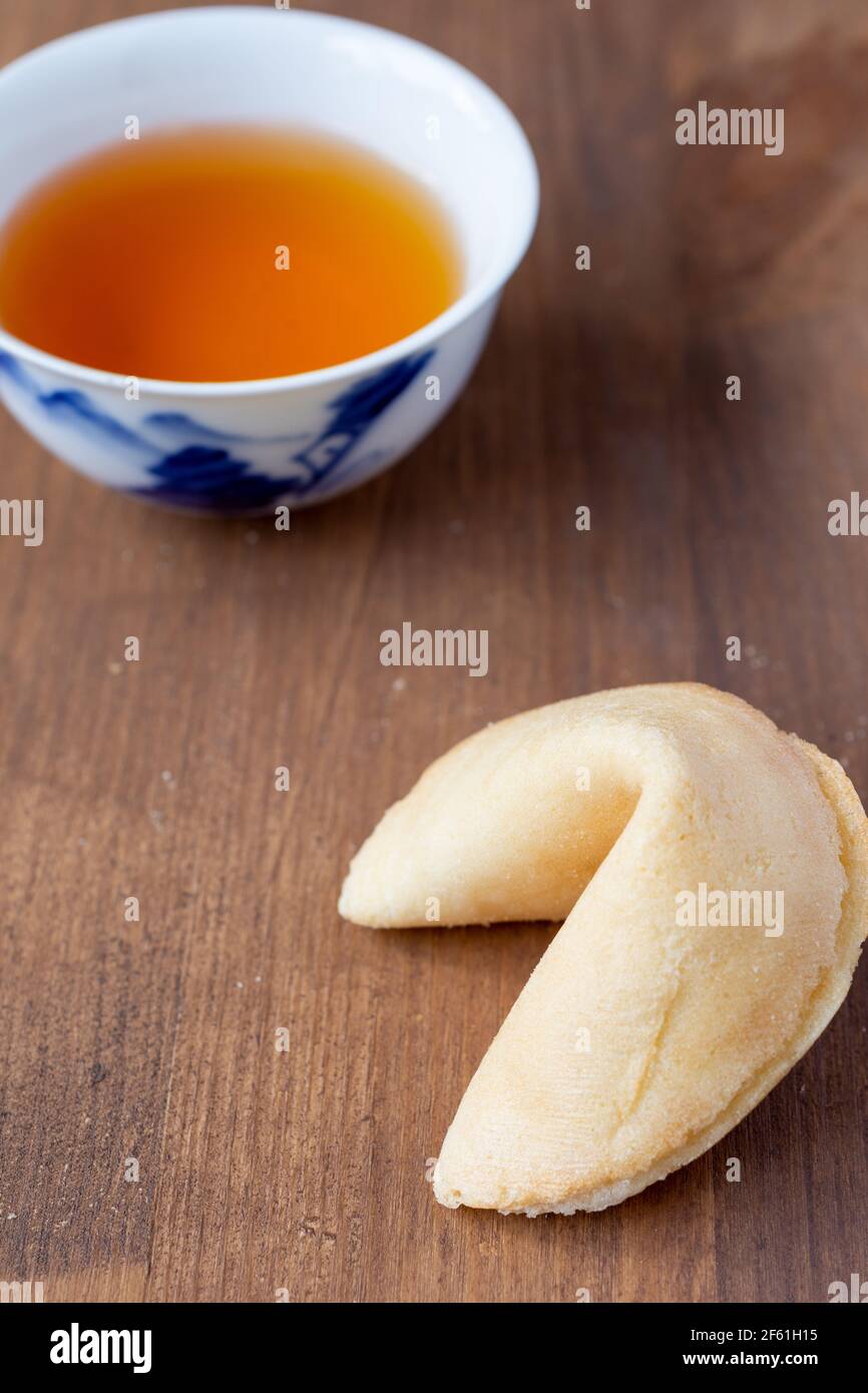 Broken china cup hi-res stock photography and images - Alamy