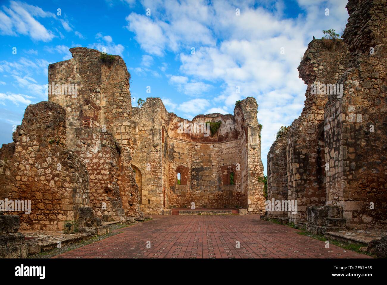 Monasterio colonial hi-res stock photography and images - Alamy