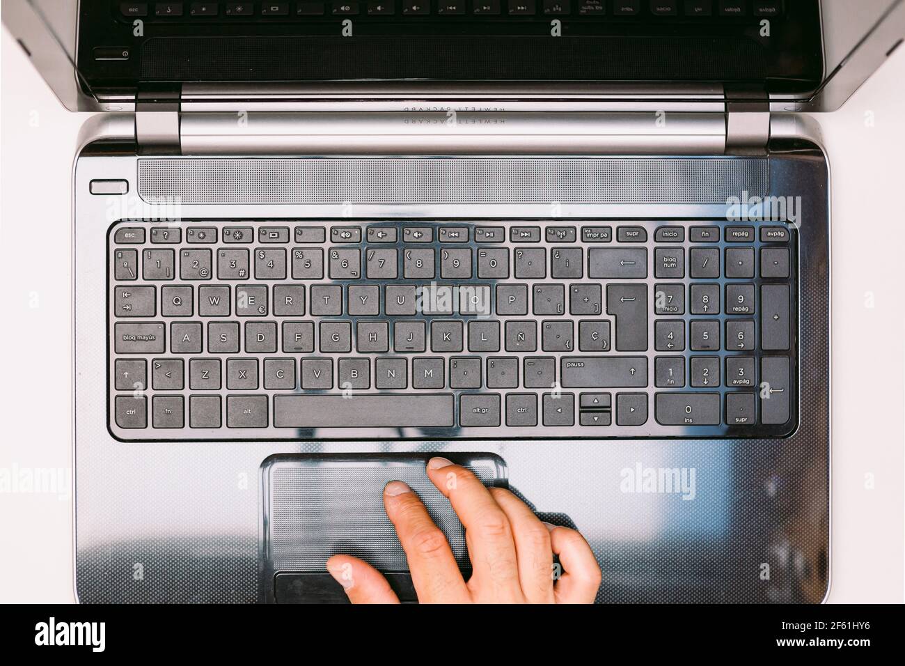 Reading laptop aerial hi-res stock photography and images - Alamy