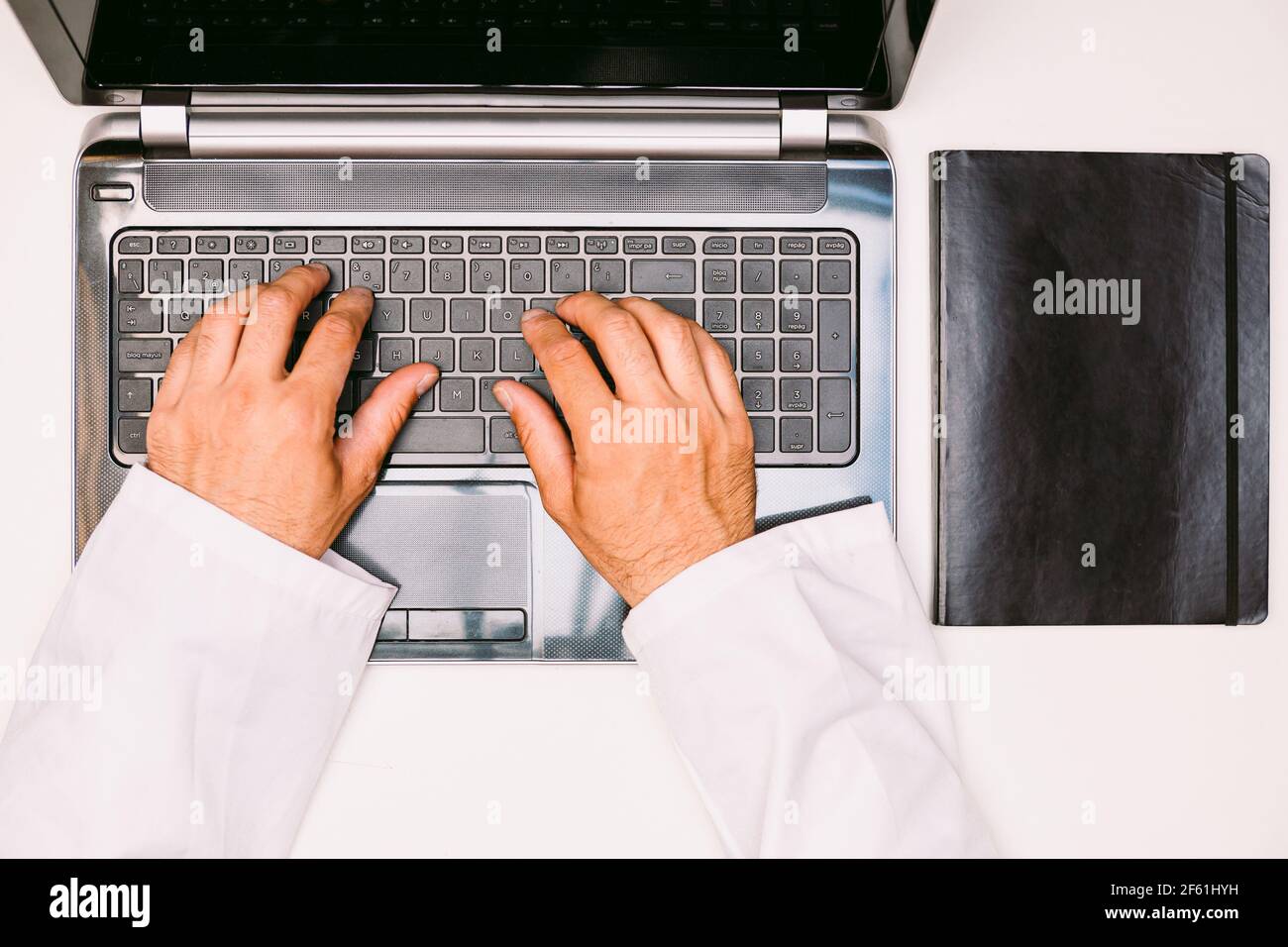 Doctor hands at keyboard hi-res stock photography and images - Alamy