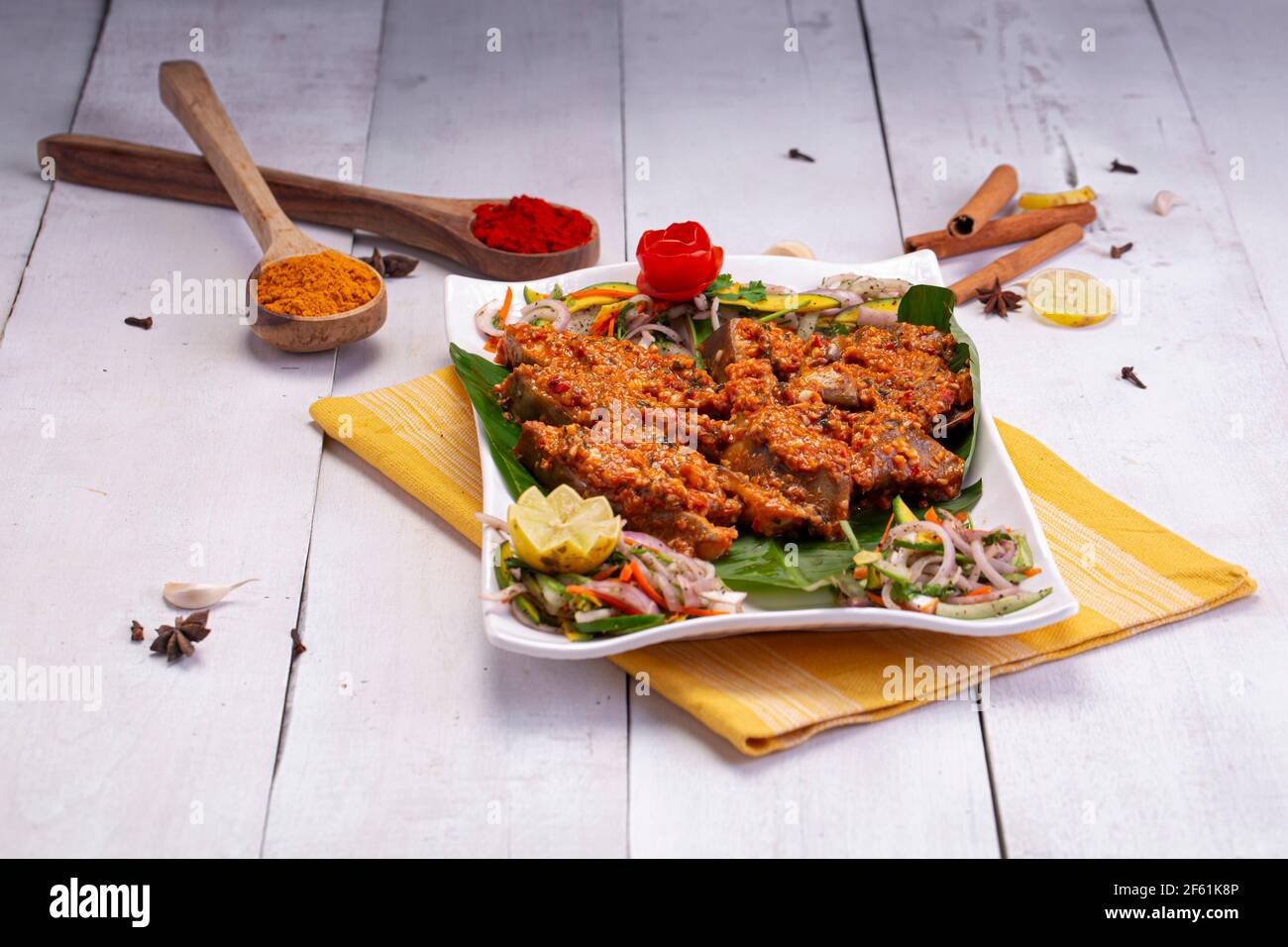 Leaf shaped food dishes hi-res stock photography and images - Alamy