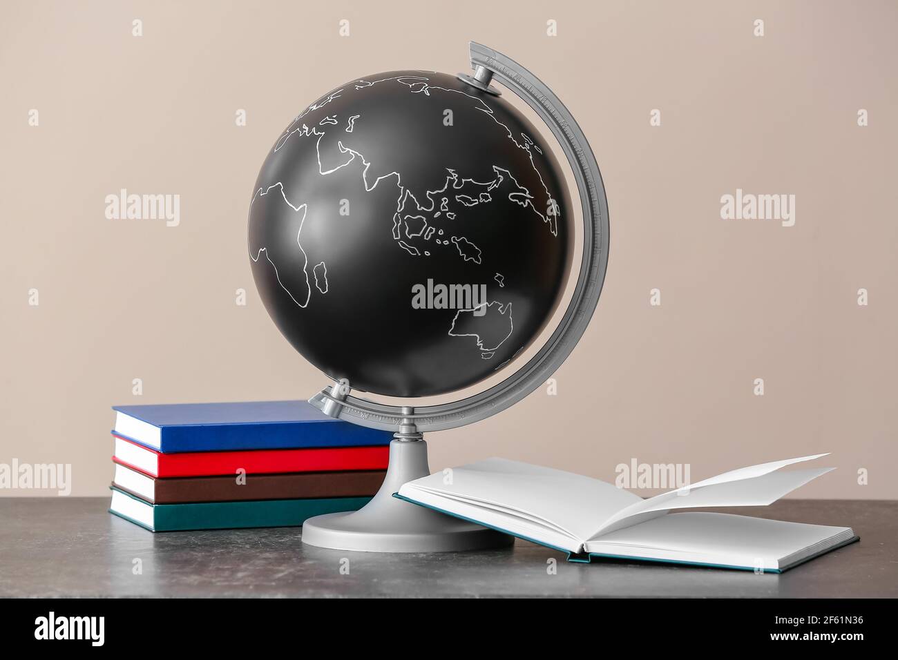 Books open world map hi-res stock photography and images - Alamy