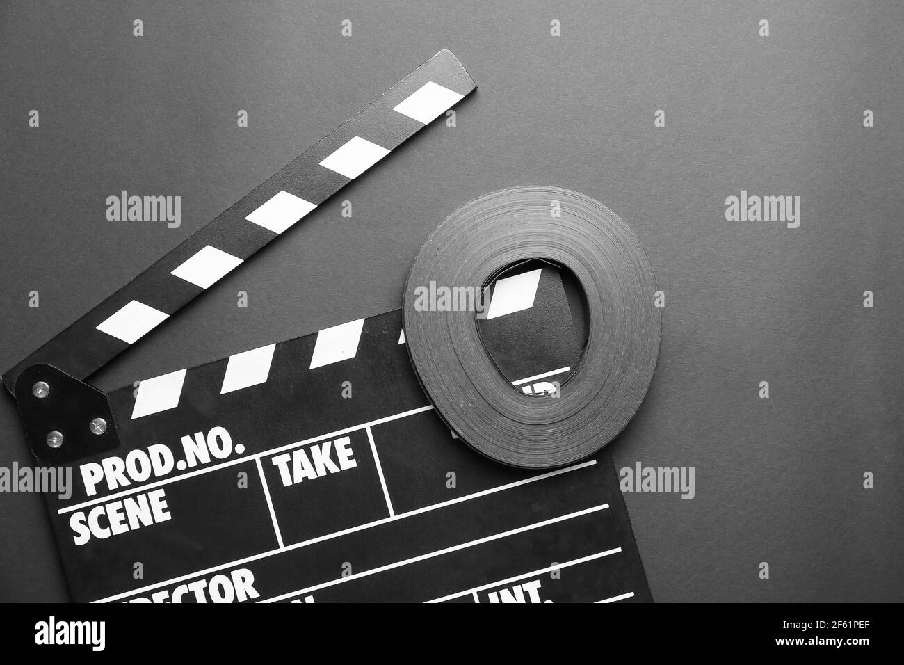 Cinema clapperboard reel on Black and White Stock Photos & Images - Alamy