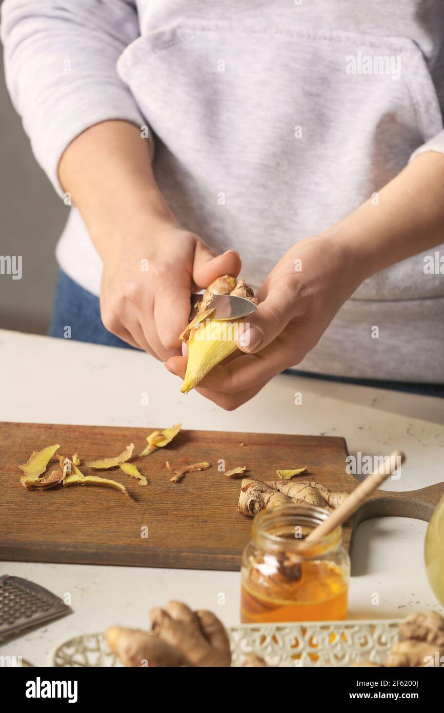 Woman ginger knife hi-res stock photography and images - Alamy