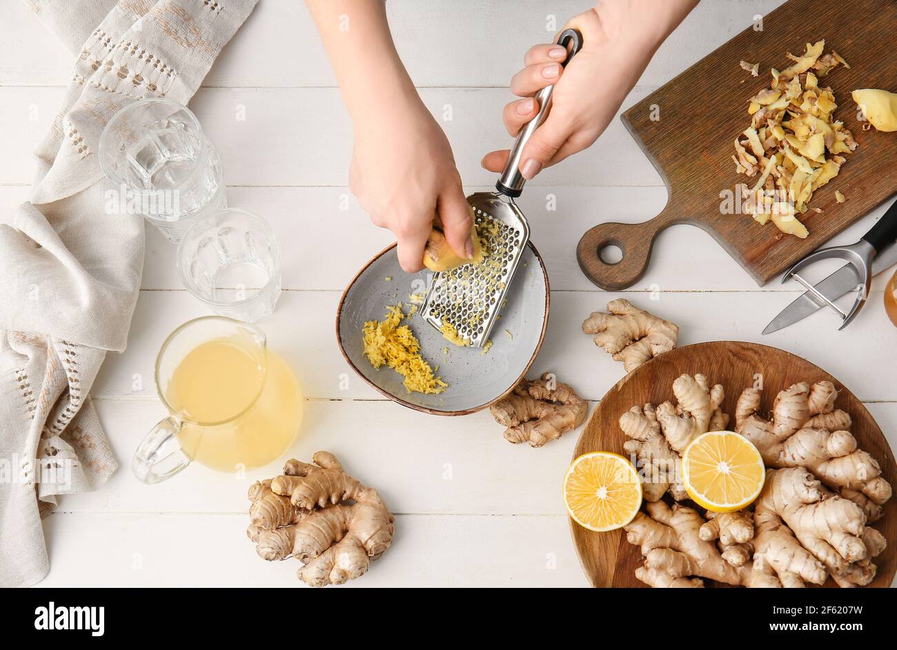 Grating root ginger hi-res stock photography and images - Alamy