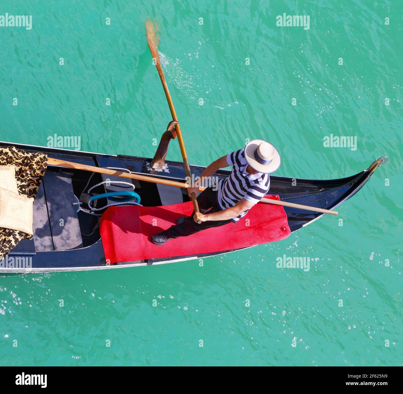 Rowing A Gondola High Resolution Stock Photography and Images - Alamy